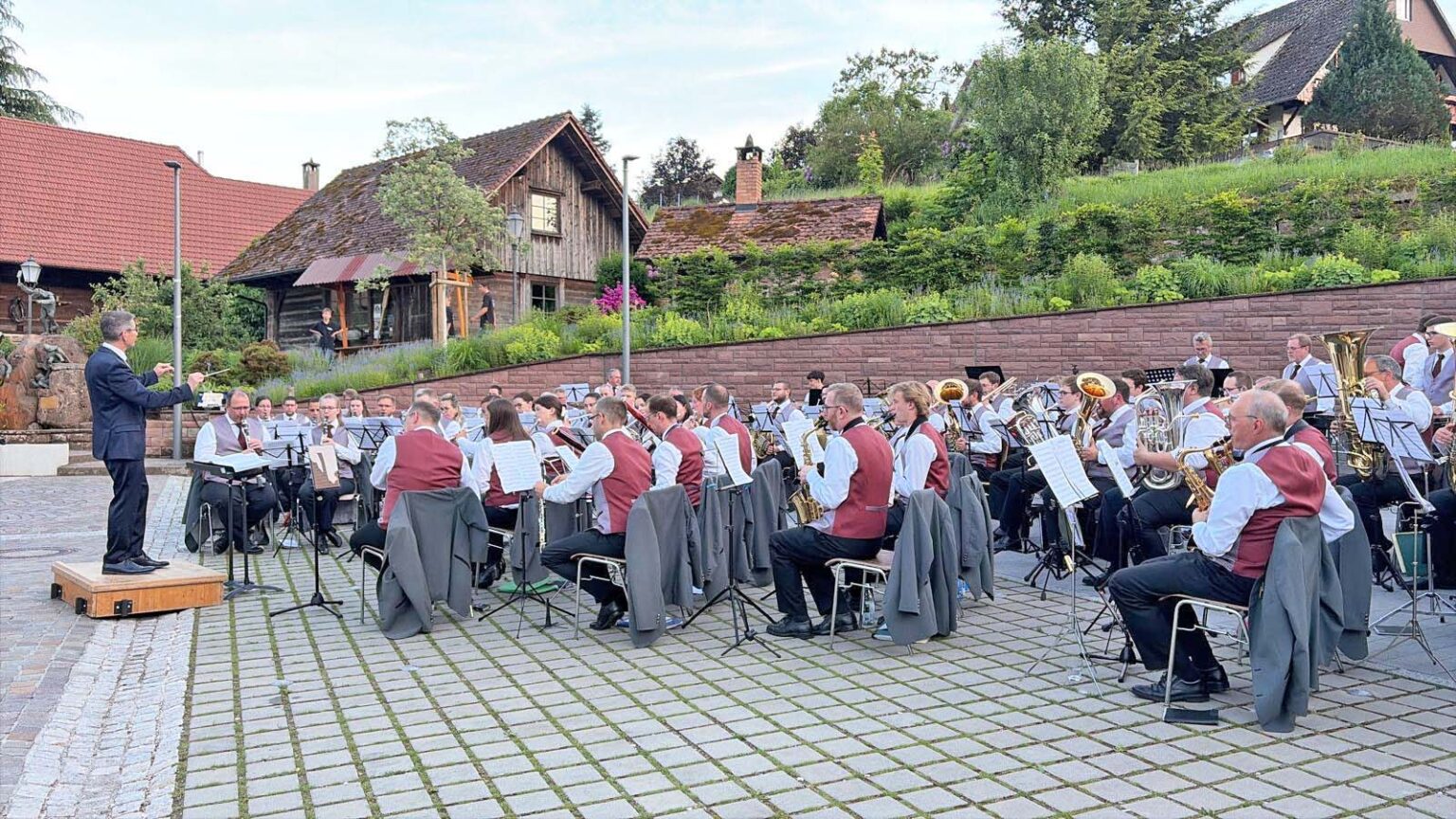 Rathausplatzkonzert startet mit voller Kulisse in den Sommer ...